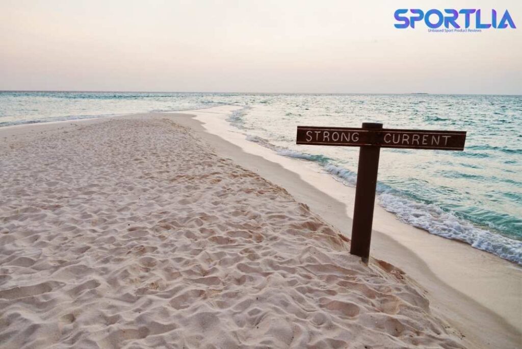 7 Best Fins For Strong Currents In 2022 | Sportlia